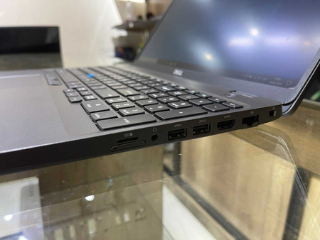 DELL Latitude 5500 Intel Core i7-8665U vPRO озу8гб 256ssd
