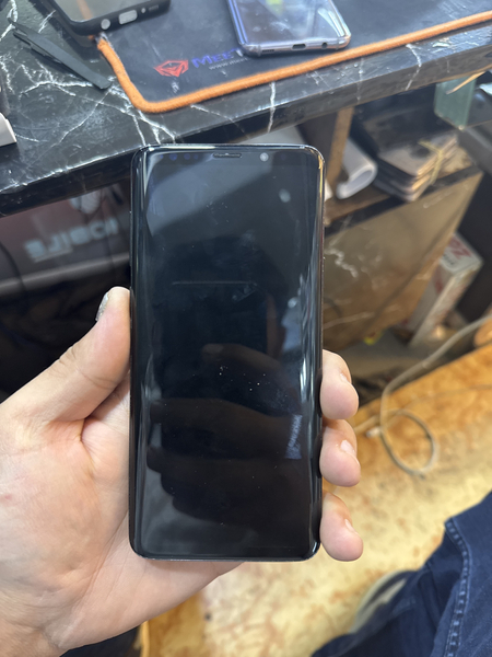 Samsung s9+ srocho sotiladi