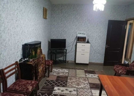 Феруза кафе Шукрона,205 школа. 3/2/5 77-серии.  Балкон 2×6. 75м²