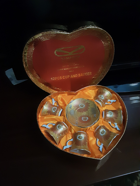 Сервиз-Чашки с блюдцами для турецкого кофе Япония 24 карата золота.