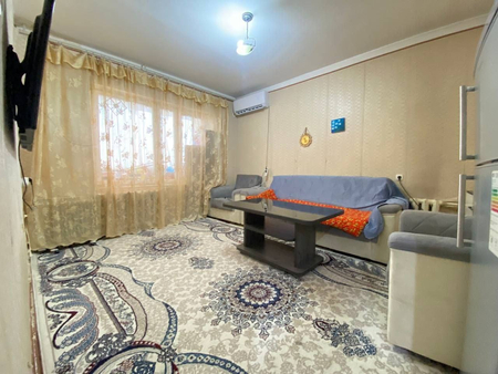 Продам  3/3/4 ( Всё Раздельно ) Массив Ялангач панельный дом