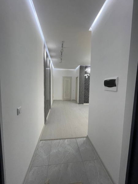 Продам квартиру студия /бектемир РОВД 67 кв м 2/6/10  /53.000 $