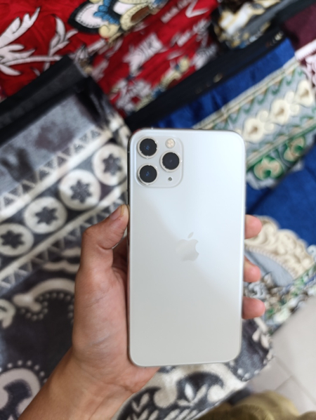 iPhone 11 pro , ideal holatda 256 gb