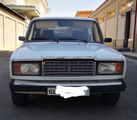 Vaz21053 сотилади