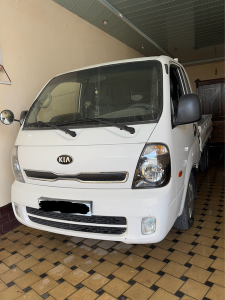 Kia bongo Aftamat karooka 2018 sotiladi