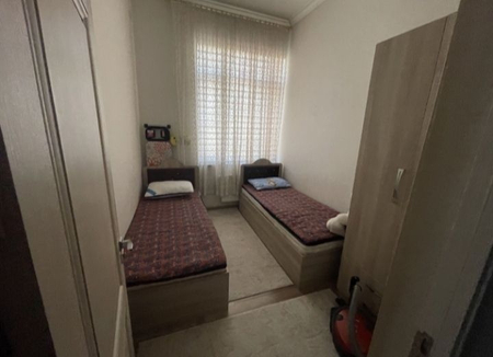 Arendan bel tepa 3 xona 600$
Хамма шароит бор. 
Мебел 
Тв 
Хол