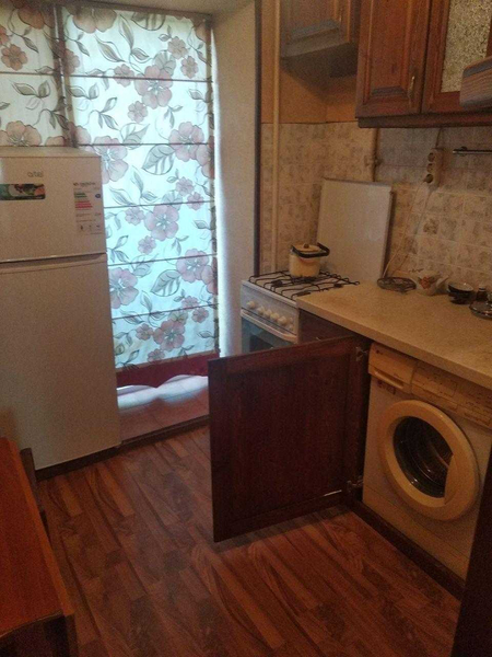Продам 2-х комнатную на Художников Мирзо-Улугбекский район