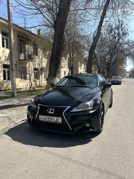 Lexus is300 в идеале, черная матовая