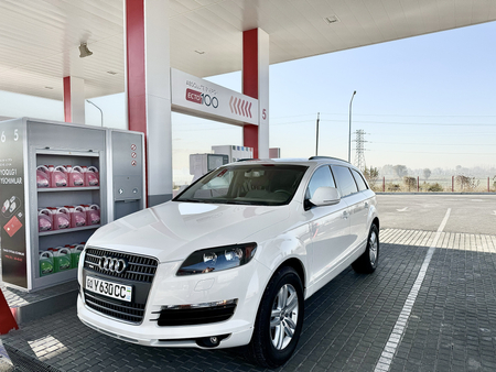 Audi Q7 3.6 sotiladi