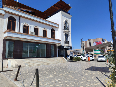 Samarqand Darvoza yonida 3 qavatli Tayyor bino sotuvda