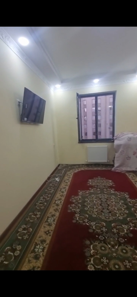 Tezda 1 xonalik kvartira sotiladi. Lifti bor iwlaydi lifting jetonlik