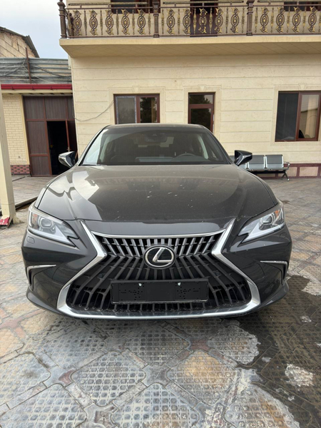 Lexus ES300h новая