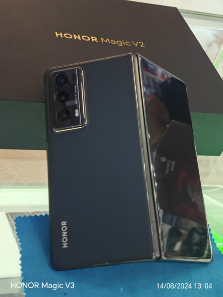 Honor Magic V2 16/512 в отличном состоянии