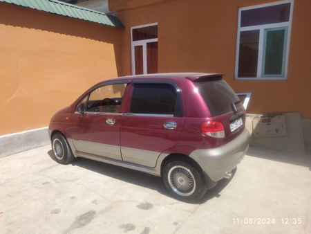 Matiz sotiladi 2008 yil ediyal holatda turibdi bardoviy rang tozagina.