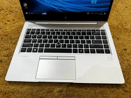 Hp 830 core i7 13.3 sotiladi srochno