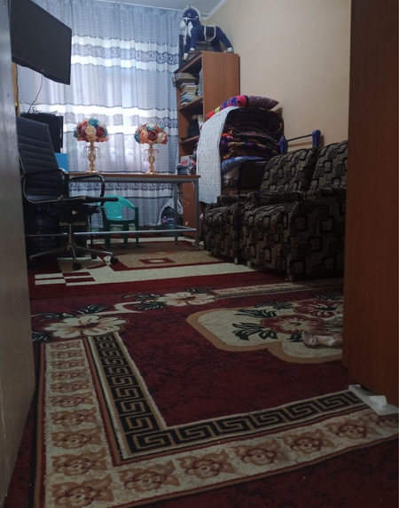 Феруза Продается квартира 3/2/4 балкон 1.5х3 ор-р: школа 205