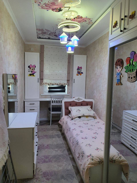Дархан кафе орентир Хамид Алимжан метро 4х комнатная 100м2