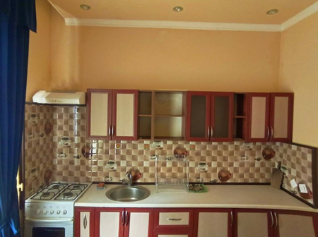 Arwnda uy beriladi yakkasaroy askiya bozor 2 xona 460$