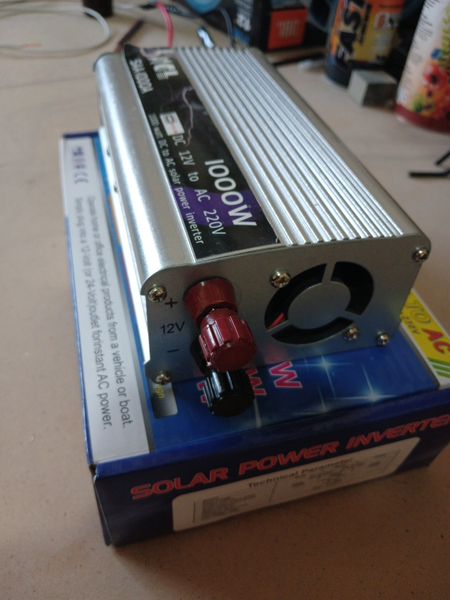Инвертор-преобразователь 12v-220v