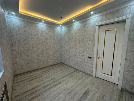 Yunusobodda 3 sotix 4 xona yangi hovli