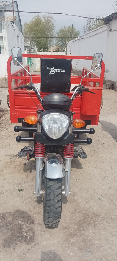 Mototsikl Lochin