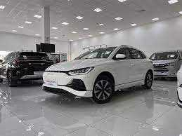 BYD E2  elektromobili 2024 UMID Avto bilan