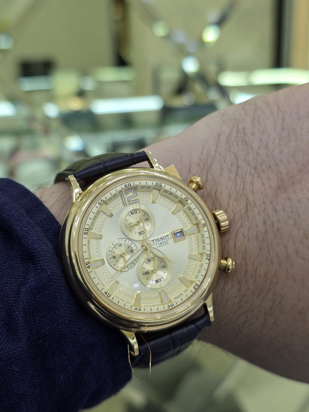 Продам Золотые часы Tissot в крупном диаметре.
Золото 750 пробы