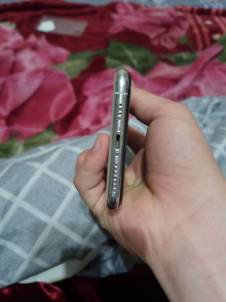 Iphone 11 pro max  sotiladi
