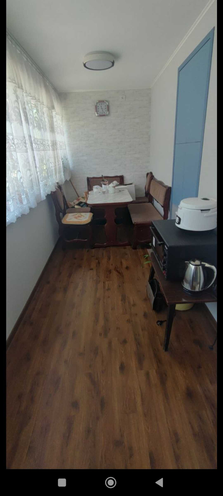 Продаётся квартира в поселке  Улугбек Мирзо Улугбекского района 3/2/3