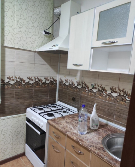 !Продам 2 комнатную сделанную 3 комнатную Квартиру 2х6 балкон Чиланзар