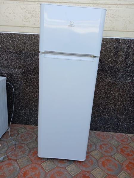 Muzlatgich indesit