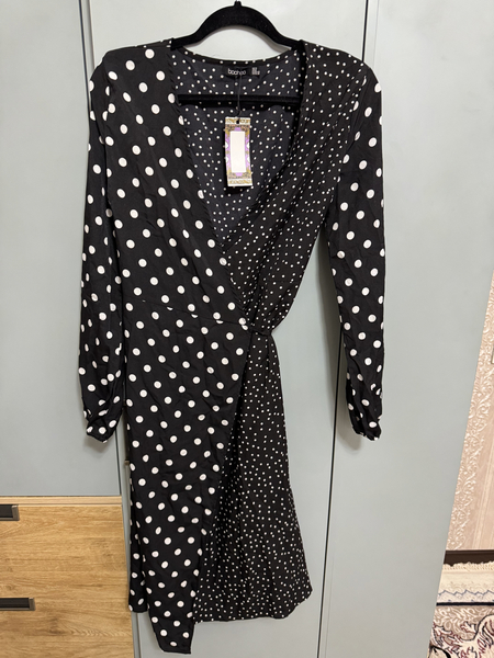 Платье от Boohoo. Америка