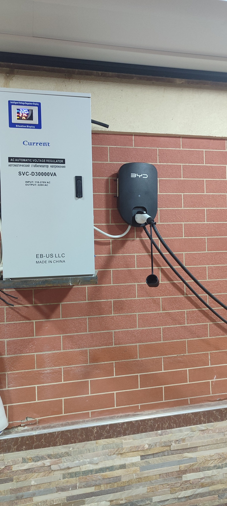 Zaryadka ustanofka lubaya elektroniy mashini