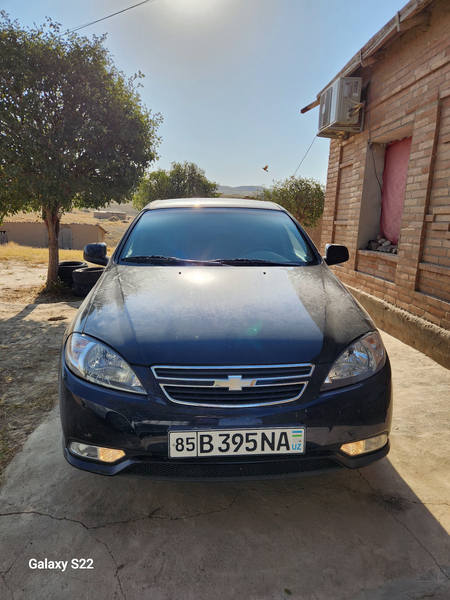 Mashina zur holatda