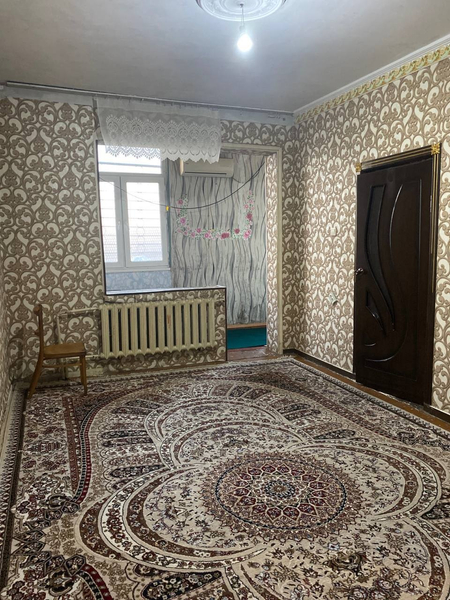 2/4/4. Срочно! 2-х ком. квартира. Спутник-4. Янгихает р-н. Метро 300 м