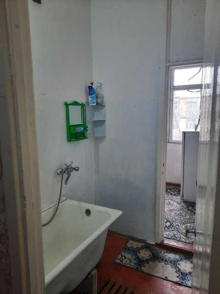 Продаю свою 1/4/4 на Авиасозлар-4 (Лисунова 4)