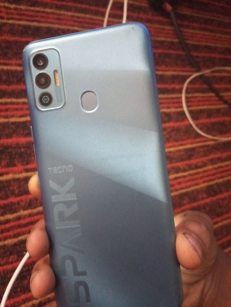 Tecno Spark 7 bor