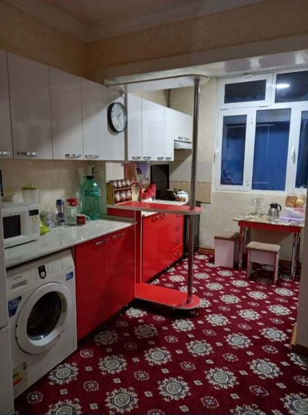 Ibn sinoda dom sotiladi 5 etajkali 4ci etaj plita dom 50%skidkada komu