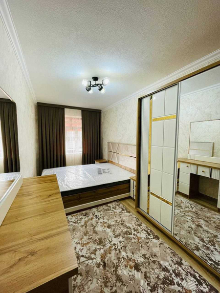 Продается  2/3 комнатная  Вторичка.  Адрес;  М. Улугбека.