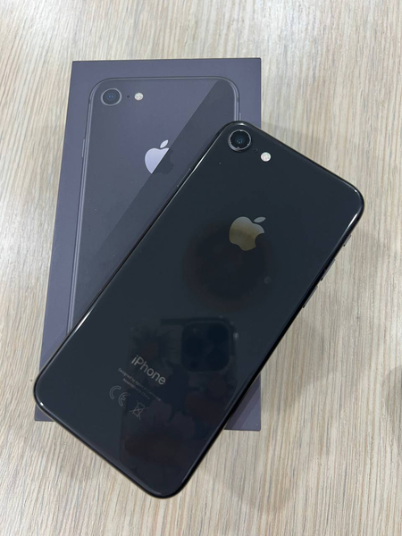 Iphone 8 состояние отличное, коробка документ есть