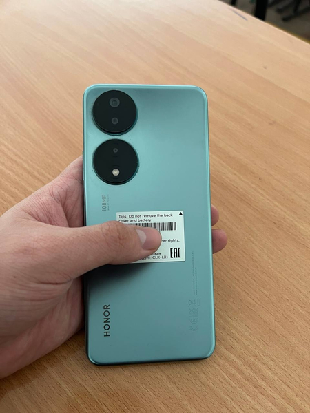 Honir x7b sotiladi