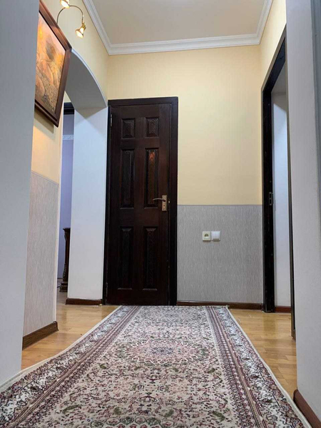 Сдаётся квартира ул бабура 3/4/9.  80м2 Комиссионные есть!