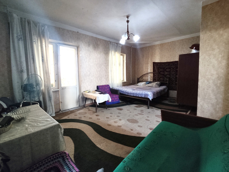 Продам 1/3/4 Яшнабадский район, крестик, 40 лет