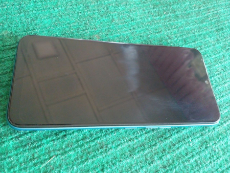 Tecno Spark 7  ideal holda