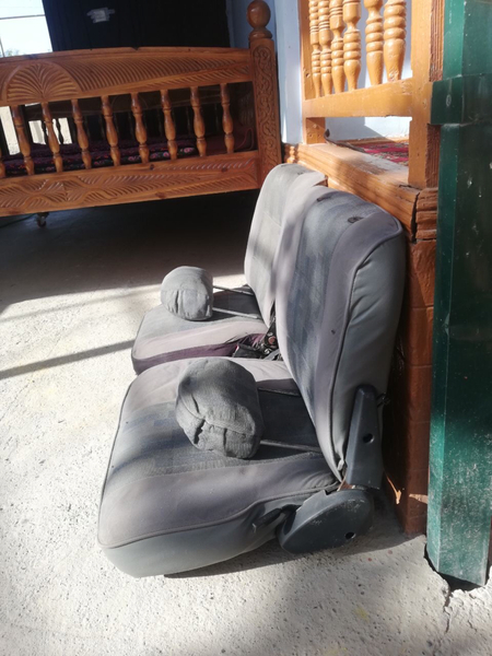 Damas orqa kaplekt sidinlar sotladi