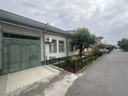Чилонзор Домбрабод 5 та хона памятник чоррахада Орзу кўчада жойлашган