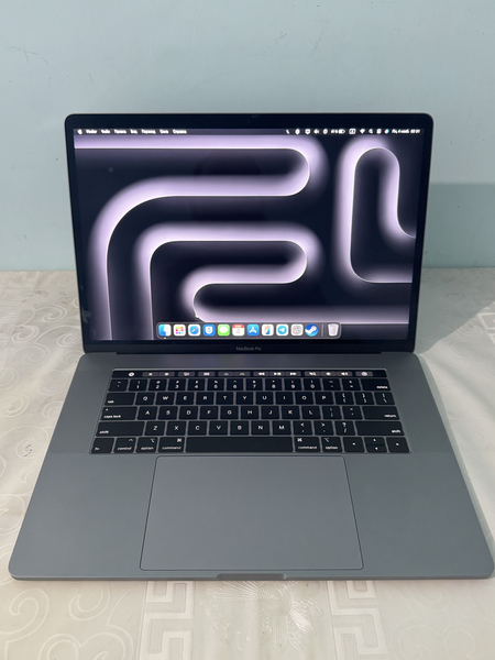 Iphone 13 Pro Max и MacBook Pro 15’ 2018