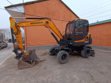 Sotiladi, продается Hyundai 555W-7