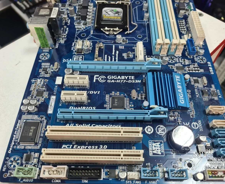 Материнская плата 1155 Gigabyte GA-H77-DS3H DDR3
