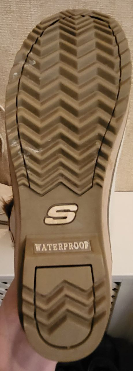 Сапоги бело-молочного цвета Sketchers,, водонепроницаемые, теплые,